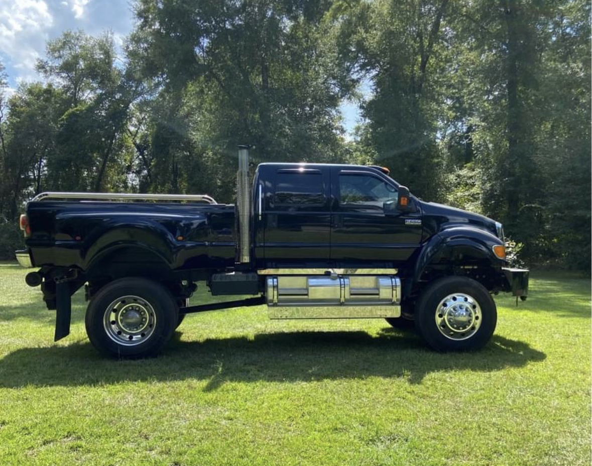 2022 Ford F650 Interior